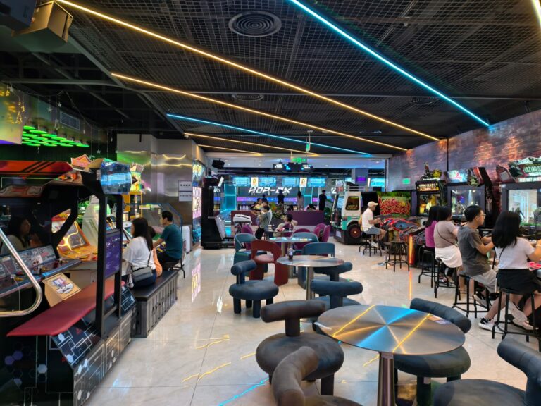 深圳寶安前海「DX-PARK 2.0·地心公園」，佔地 16 萬平方呎的超大空間，有卡丁車區、碰碰車、電玩城、保齡球，可以玩足一日！ | 大灣區旅遊情報網 (By Runhotel)